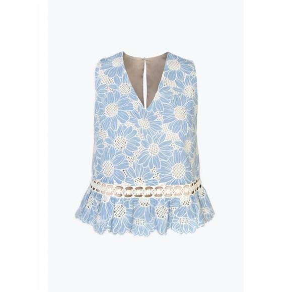 Adelyn Rae | Tops | New Adelyn Rae Womens Krissa Embroidered Top In ...